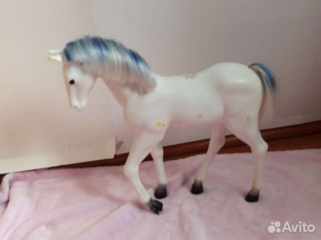Лошадь